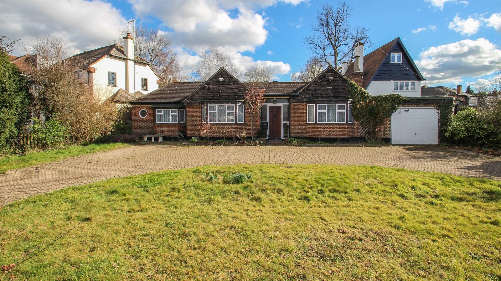 3 Bedroom House For Sale In Red Lane Claygate Esher Kt10 0ep